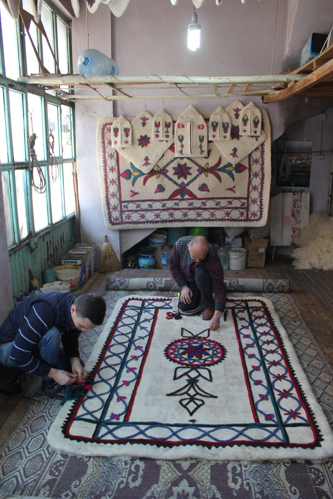 Emel Çelik, Yürekte Başlayıp Ellerde Hayat Bulan Keçecilik - İzdiham Dergi