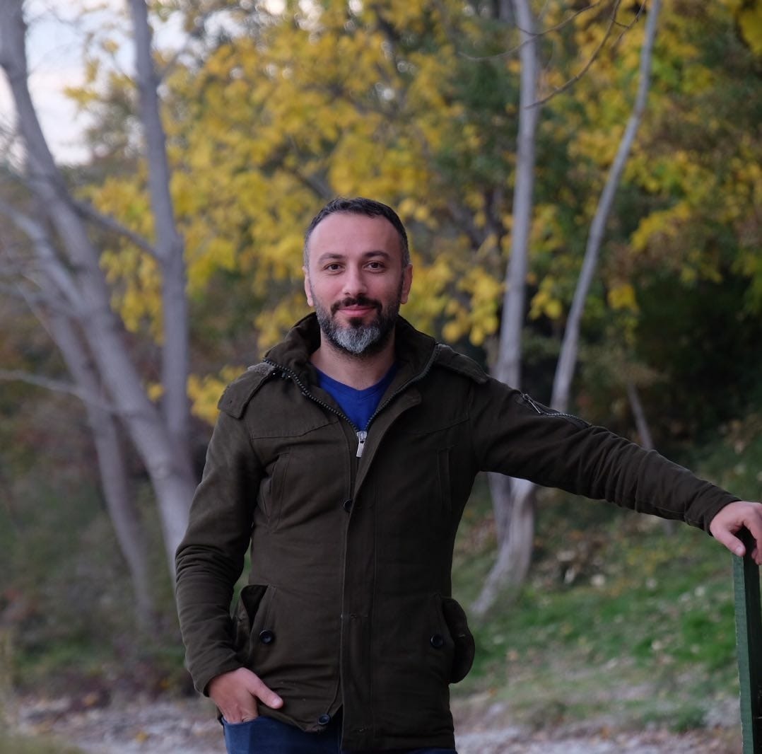 Metin Nart, Serkan Türk'ün Ausgang Romanını Değerlendirdi - İzdiham Dergi